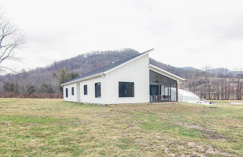 The Top 21 Farmhouse Prefab Homes That Bring Style