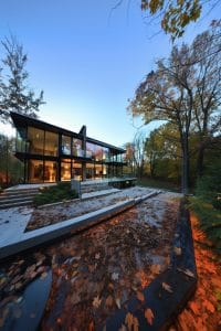 These 23 Modern Glass House Designs Are Cutting-Edge