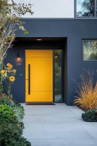 35 Striking Modern Houses with Yellow Door