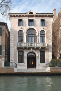 40 Irresistible Italian Houses