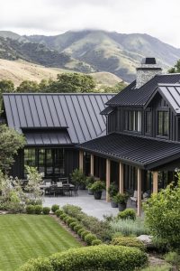 50 Sleek Black Houses That Make a Powerful Statement
