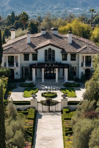 73 Rich Houses That Define Luxury Living