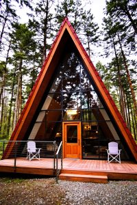 30 A-frame Cottage Designs Blending Adventure and Comfort