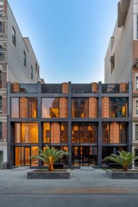41 Eye-Catching Commercial Exterior Designs That Make a Statement