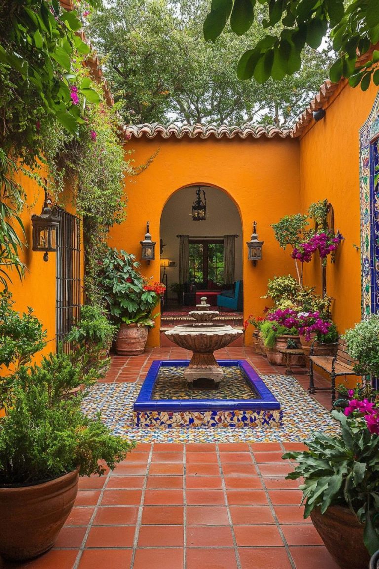 37 Mexican Courtyard Houses Full of Color and Charm