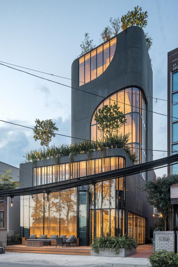 41 Eye-Catching Commercial Exterior Designs That Make a Statement