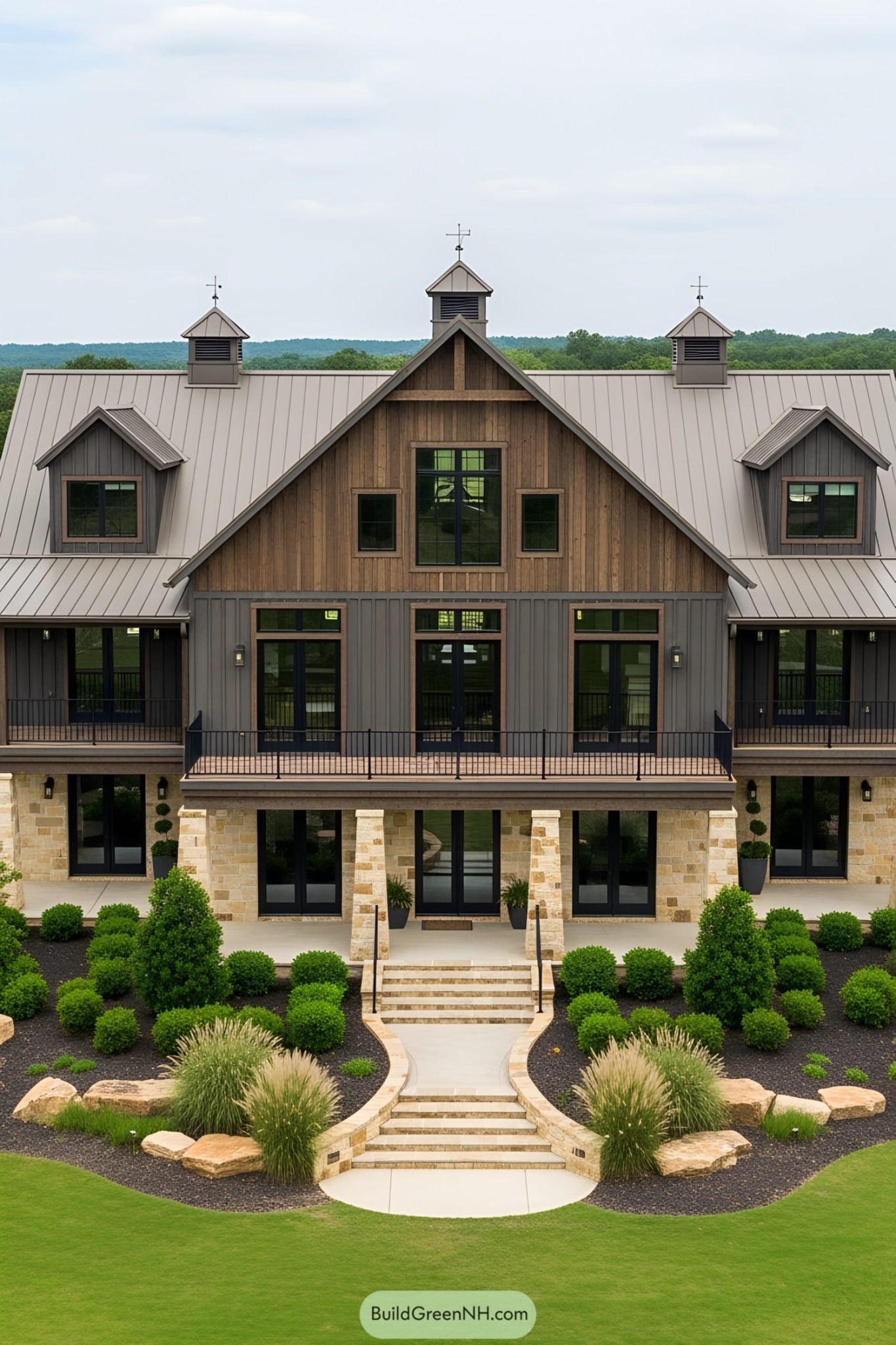 25 Barndominium Mansions That Redefine Rustic Elegance