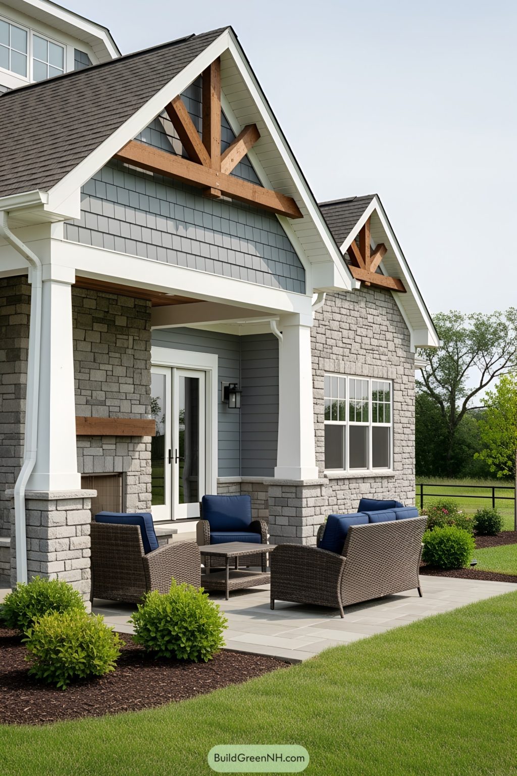 24 Houses With Outdoor Living Spaces That Wow