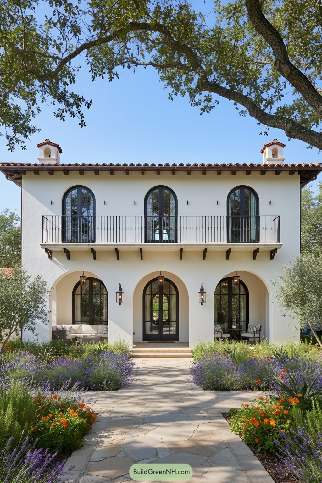 25 Spanish Mediterranean Houses That Will Make You Shout Olé