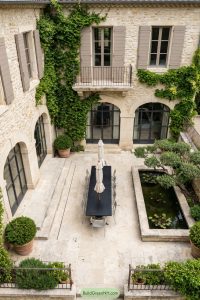 26 Timeless French House Courtyards Capturing European Elegance