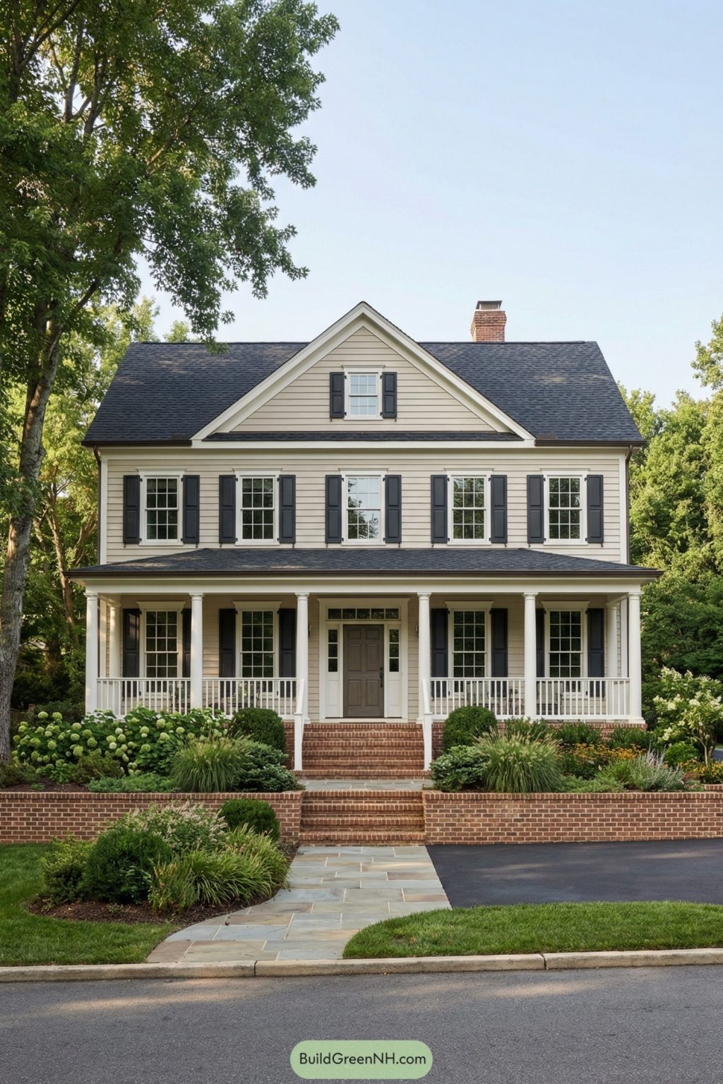 24 Charming Colonial Houses With Porches
